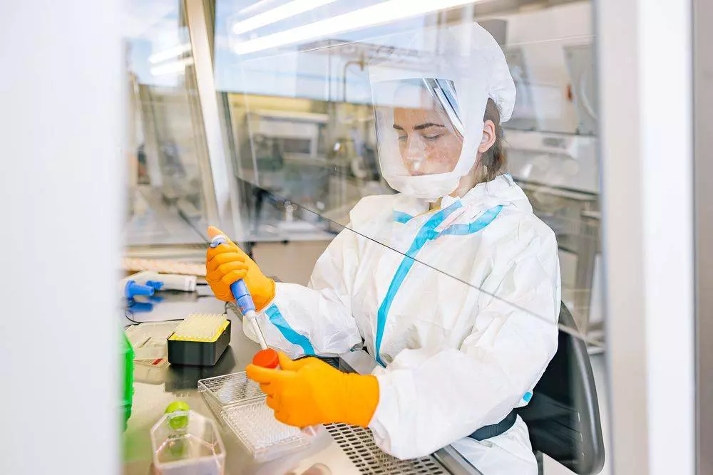 V BIOCEV byla otevřena nová laboratoř pro práci s nebezpečnými viry a ...